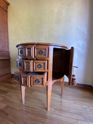 mobile ingresso antico