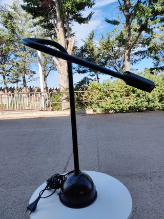 Lampada da tavolo di design mod Stringa by Luxo