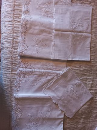 stupendo lenzuolo ricamato a mano