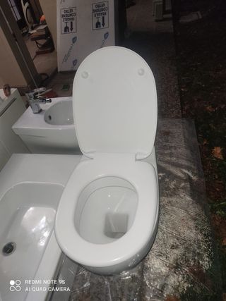 Bagno completo di arredo e sanitari
