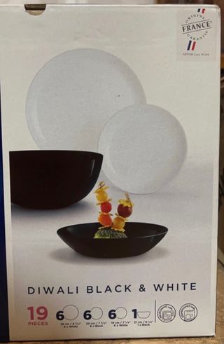 set piatti da 18 più una ciotola bianchi e neri
