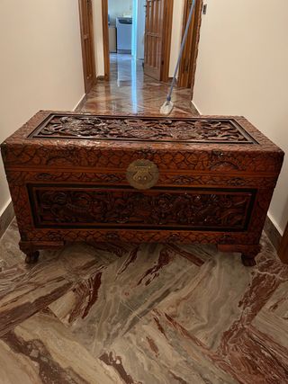 Cassapanca orientale in legno