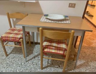 tavolo con sedie