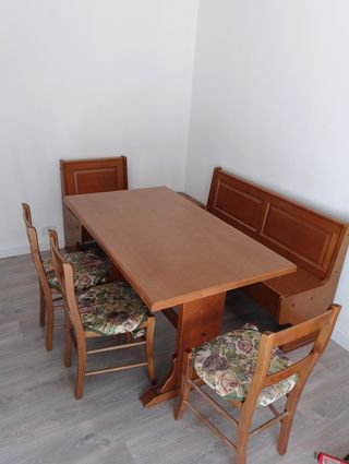 Tavolo in legno massello