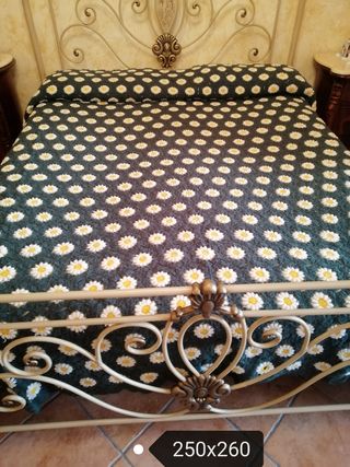 Coperta matrimoniale fatta ad uncinetto