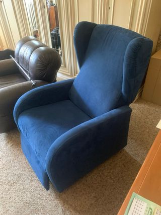 POLTRONA ELETTRICA  AZZURRA COME NUOVA