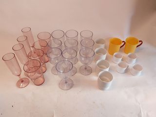 Lotto 28 bicchieri in plastica