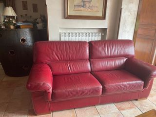 divani in pelle rossi