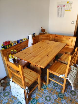 Mobile cucina più tavolo 3 sedie e cassa