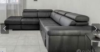 divano angolare in pelle