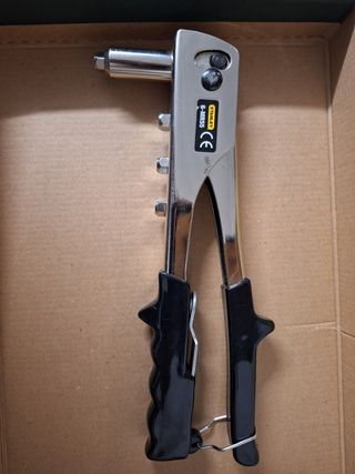 Rivettatrice manuale