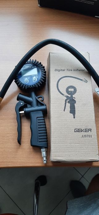 Digital tire inflator Geker