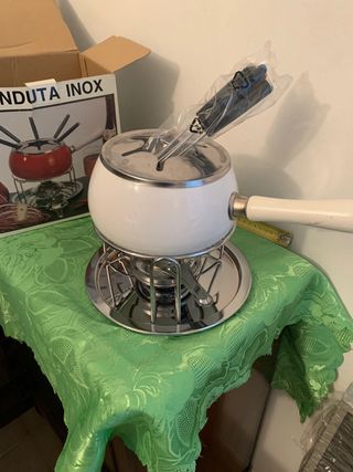 Set Fonduta con 12 forchettine e 8 piatti Mancioli