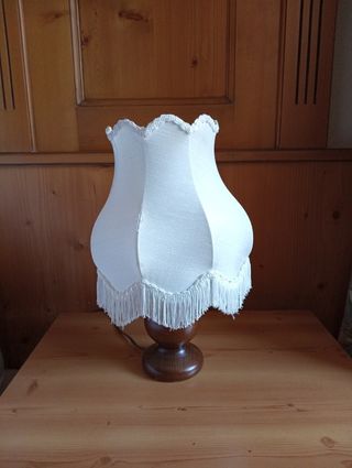 Lampada da comodino. Abatjour
