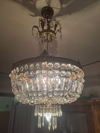Lampadario antico di cristallo