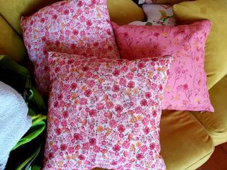 3 cuscini a fiori