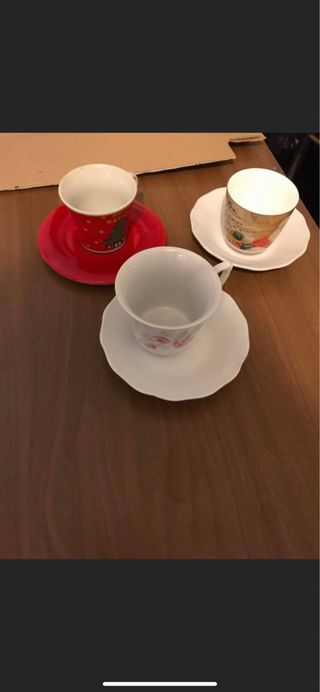 Set piattini e tazzine insieme
