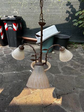 lampadario d'epoca in acciaio verniciato e vetro