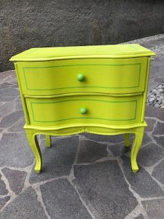 COMODINO VERDE IN LEGNO