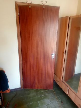Porte in legno "vero".
