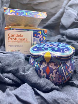 candela profumata nuova