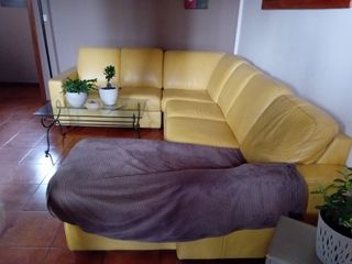 Divano 6 posti in pelle giallo ocra