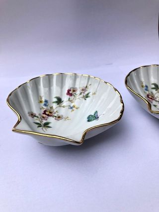 2 svuotatasche a conchiglia in porcellana