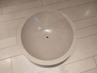 Lavabo in pietra naturale realizzato a mano