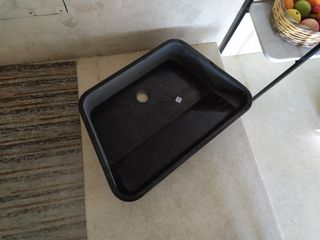 Lavabo in pietra naturale realizzato a mano