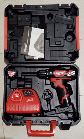 Milwaukee Trapano Avvitatore co 2 batterie