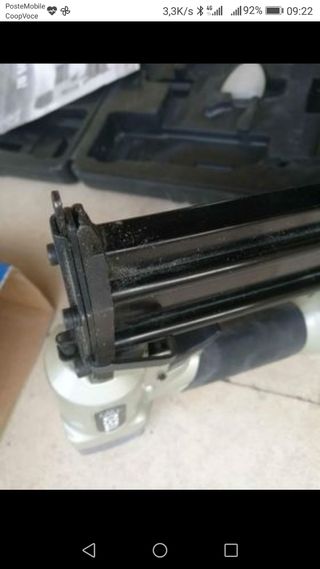 Sparachiodi pneumatica