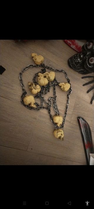 Halloween catena teschi