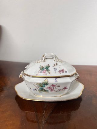 Piccola formaggera in ceramica con decori floreali