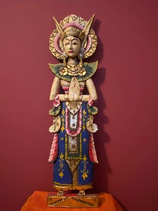 Statua Balinese intagliata