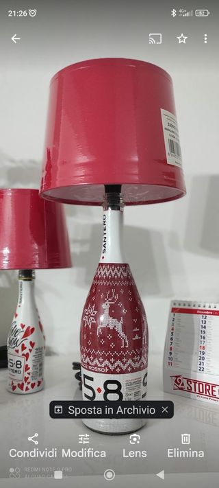 Abajur da tavolo con base in bottiglia