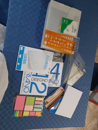 MATERIALE PER DISEGNI