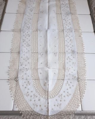 Centrotavola ricamo chiacchierino