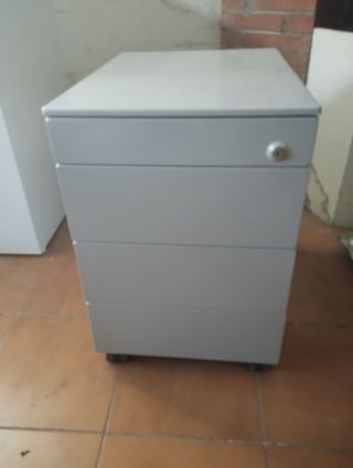 Cassettiera in metallo con chiave da