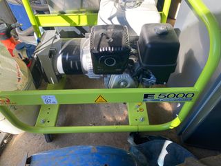 Generatore di corrente a benzina