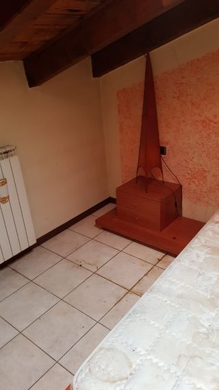 Coppia di comodini completi di abajour