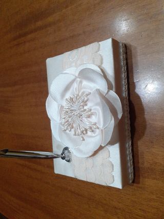 Porta penna in pizzo e raso colore panna