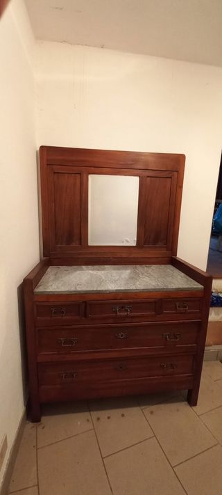 Cassettone con specchio