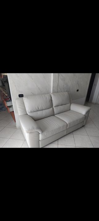 Divano in pelle grigio come nuovo poltrone sofa
