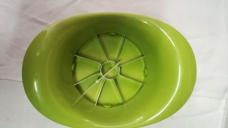 Taglia frutta a spicchi