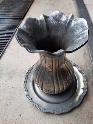 vaso e vassoio peltro