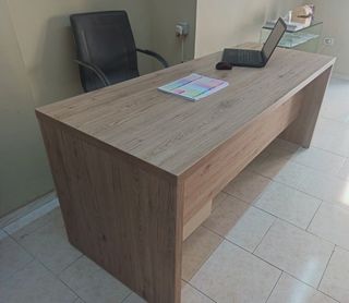 Scrivania professionale