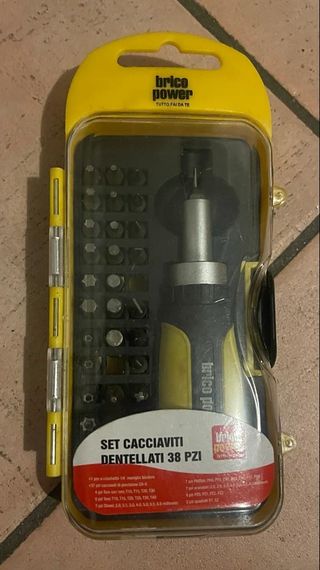 Set cacciaviti dentellati