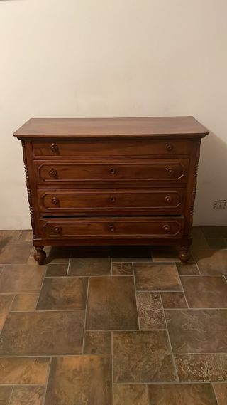 Cassettiera antica in noce