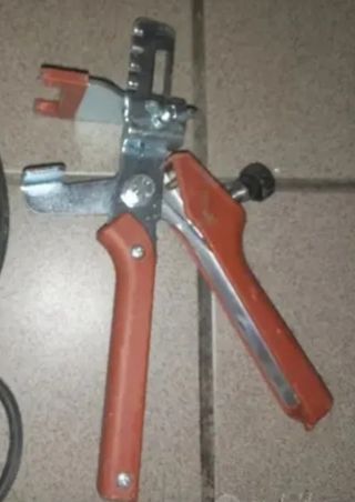 Attrezzi (pinza Raimondi)