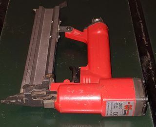 Chiodatrice Wurth dsk-12 pneumatica